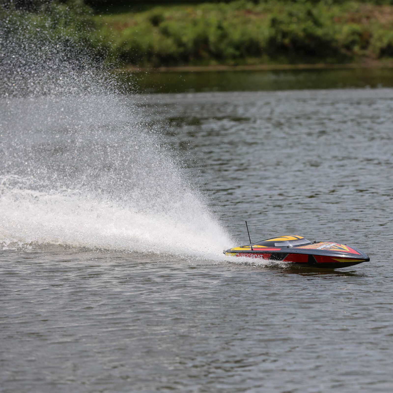 Pro Boat Sonicwake V2 36" Self-Righting Brushless Deep-V RTR, Black