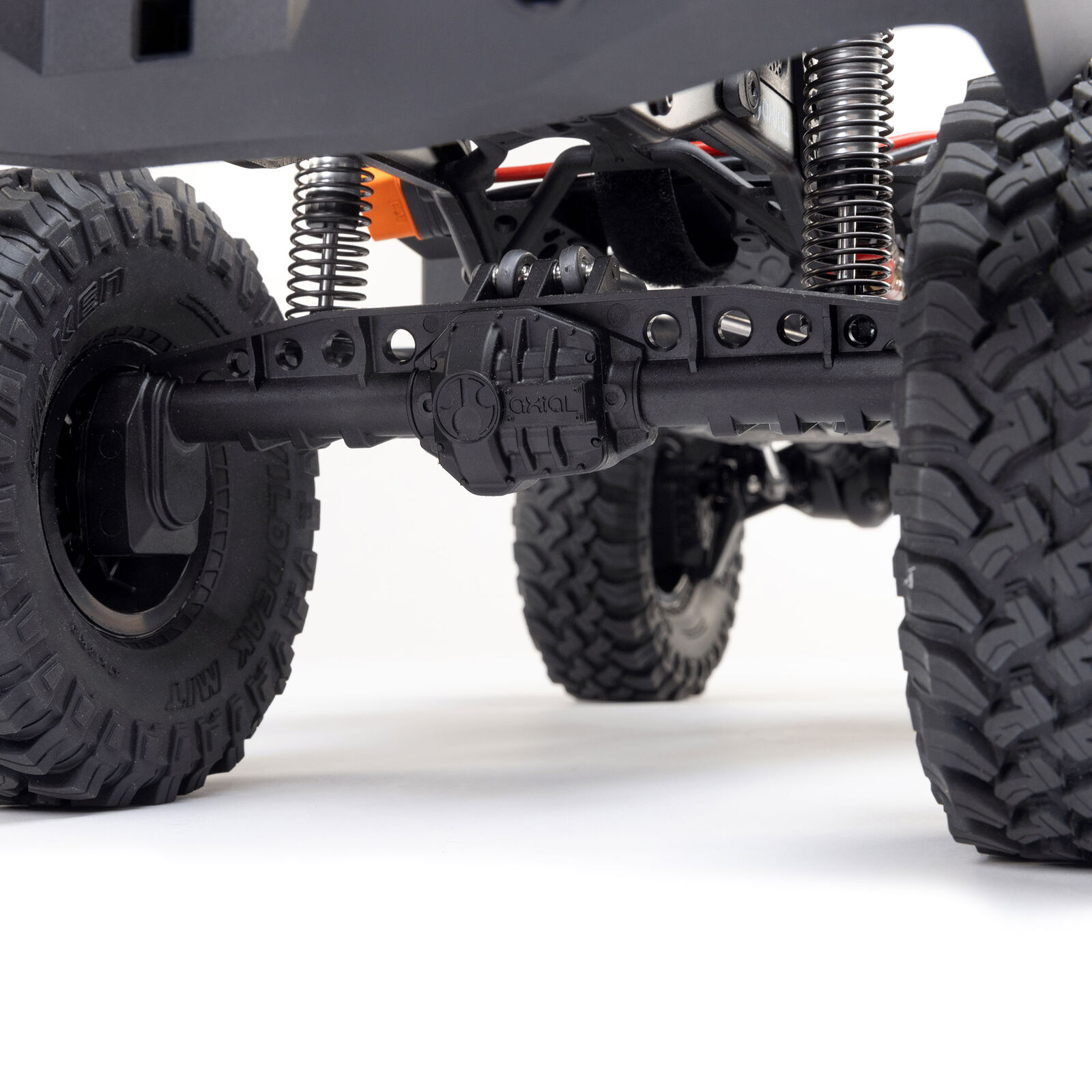 Axial 1/10 SCX10 III Base Camp 4X4 RTR Brushed Rock Crawler, White