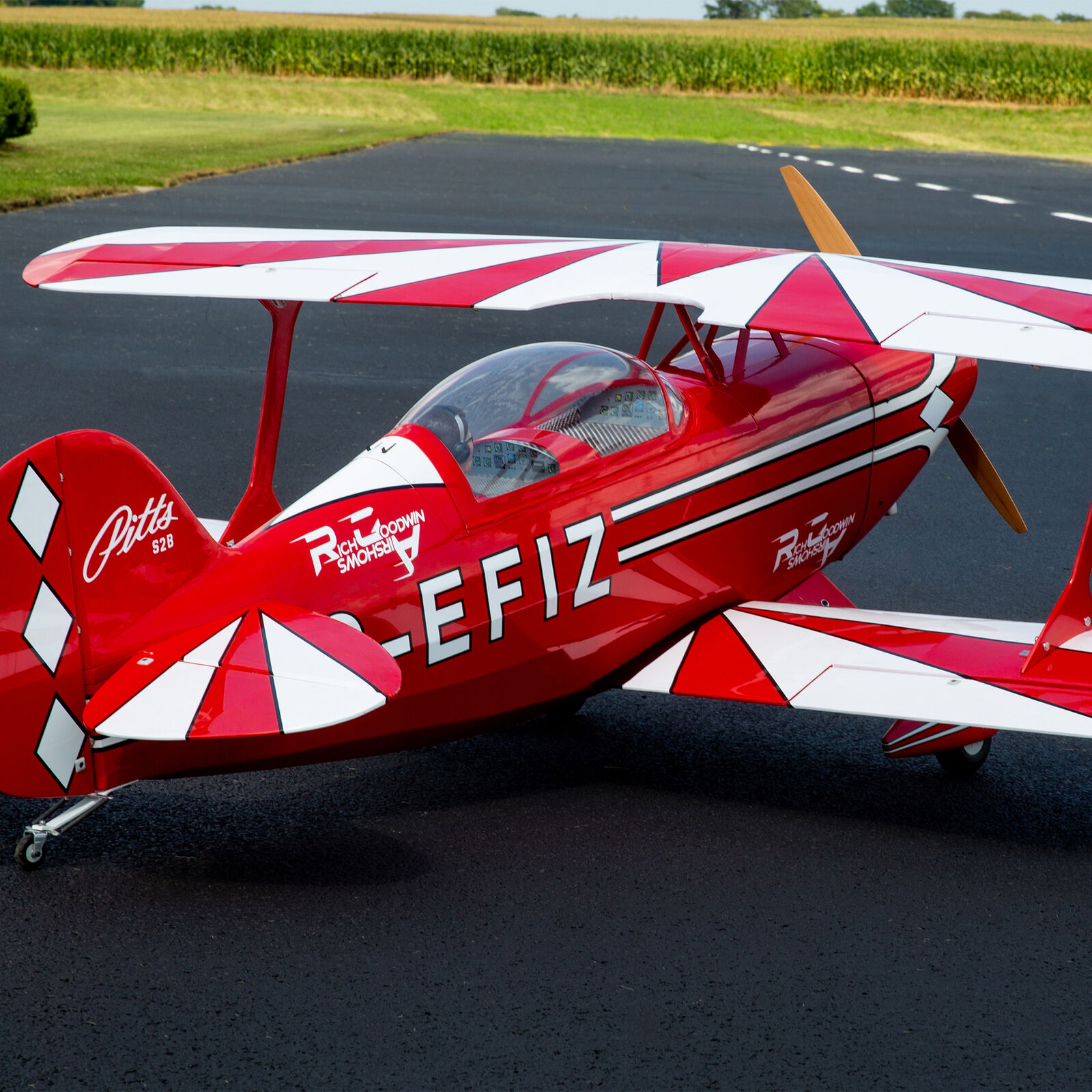 Hangar 9 Pitts S-2B 50-60cc, 71.6" | Tower Hobbies