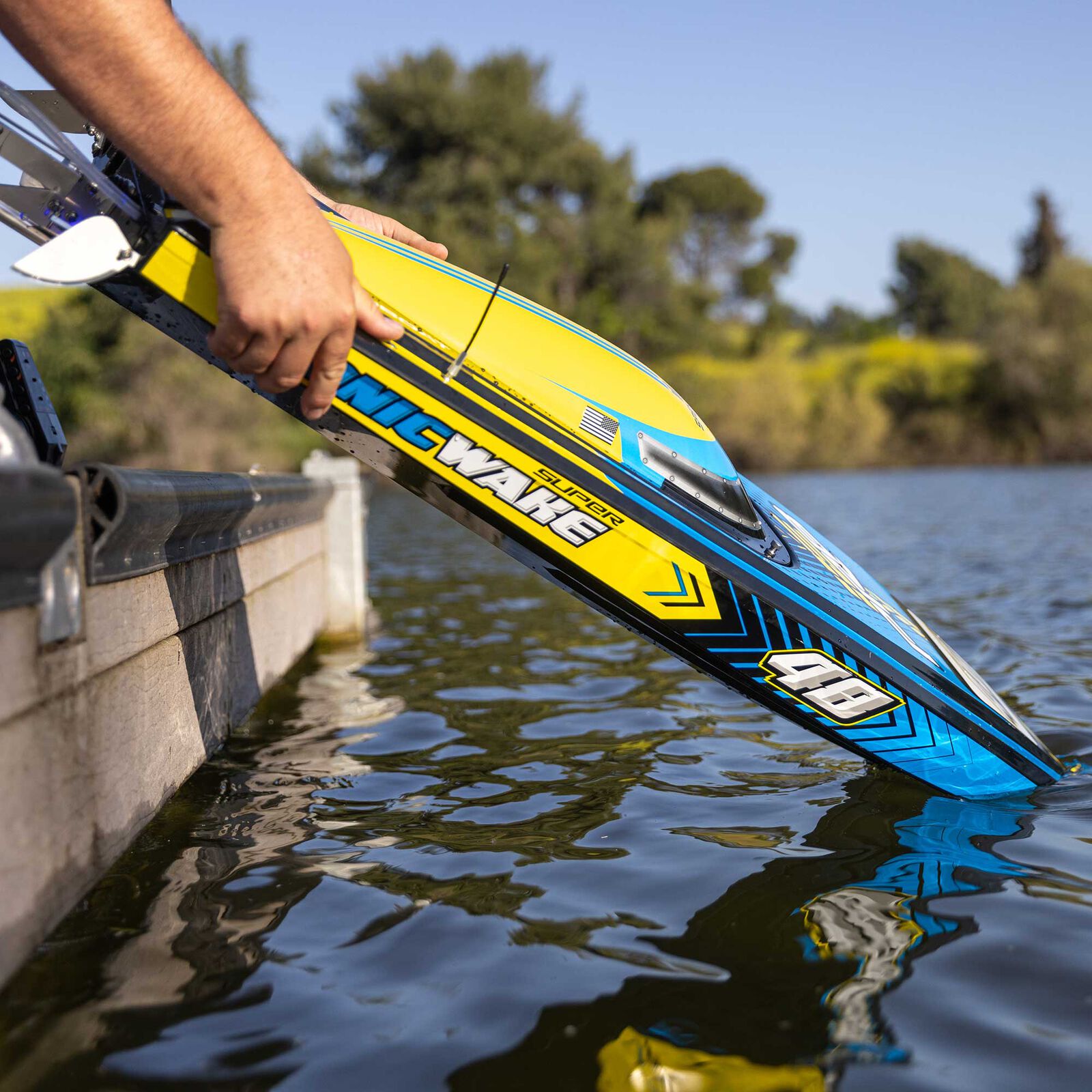 Pro Boat Super Sonicwake 48" 8S Self-Righting Brushless Deep-V RTR